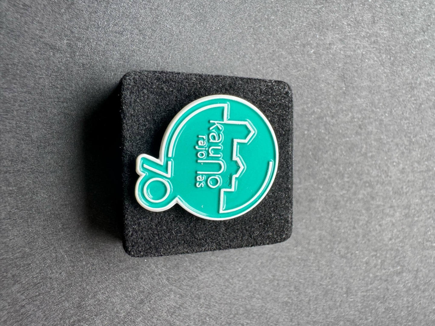 Kauno rajono savivaldybės 70-mečiui skirtas ženkliukas | Kauno rajonas